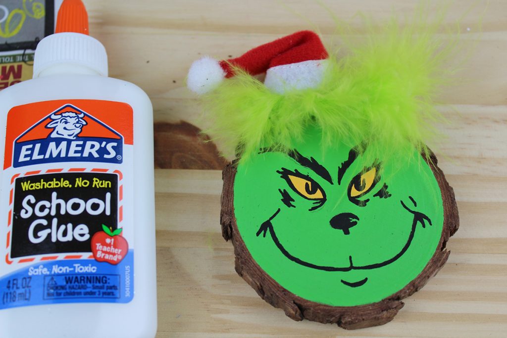 Wood Slice Grinch Christmas Tree Ornament Craft