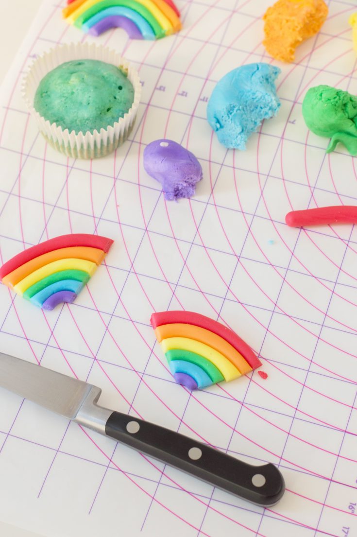 Rainbow Cupakes Recipe + Decorating Tutorial - Extreme Couponing Mom